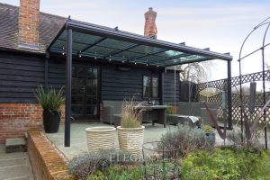 Custom Brackets – Special Fixing of Glass Verandas | Elegant
